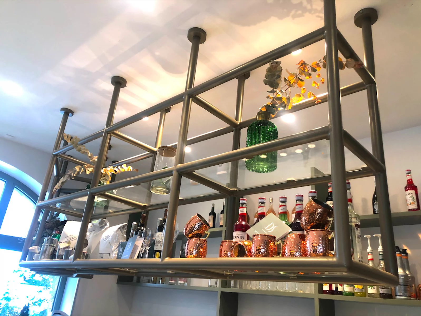 Pose de menuiseries acier et ciel de bar à BORDEAUX